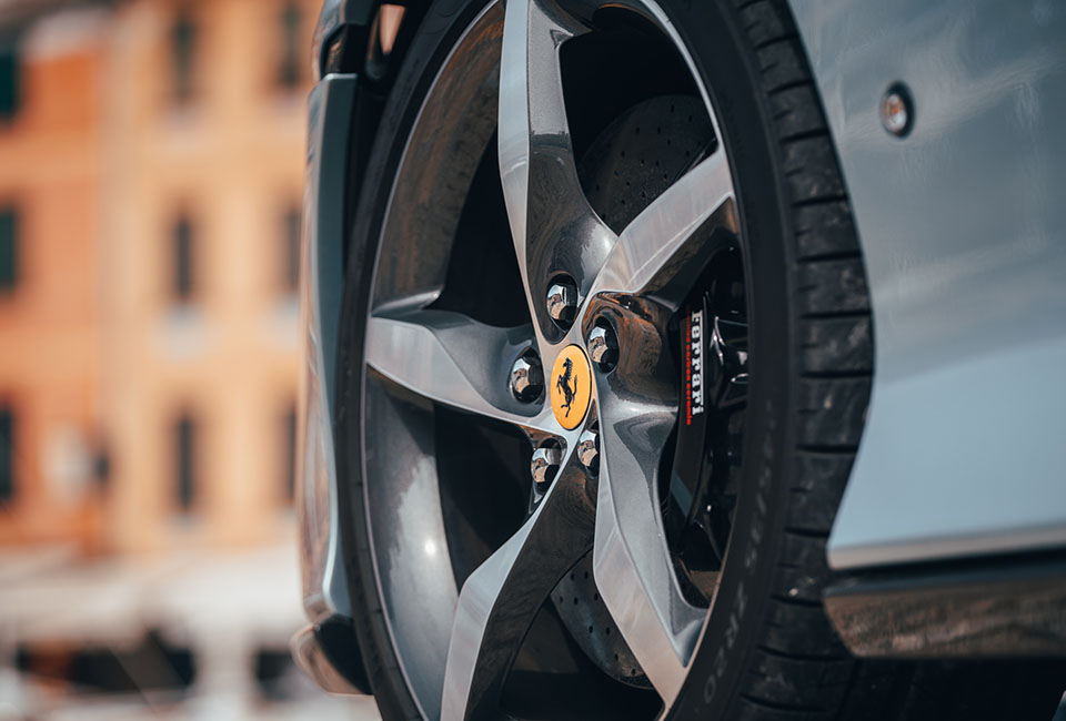 Official Ferrari Dealers: discover the world of Ferrari