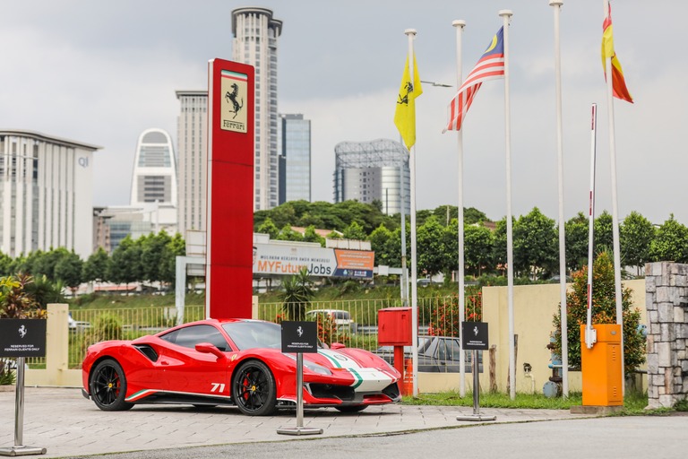 FERRARI SUNSET DRIVE WITH FELLOW FERRARISTI