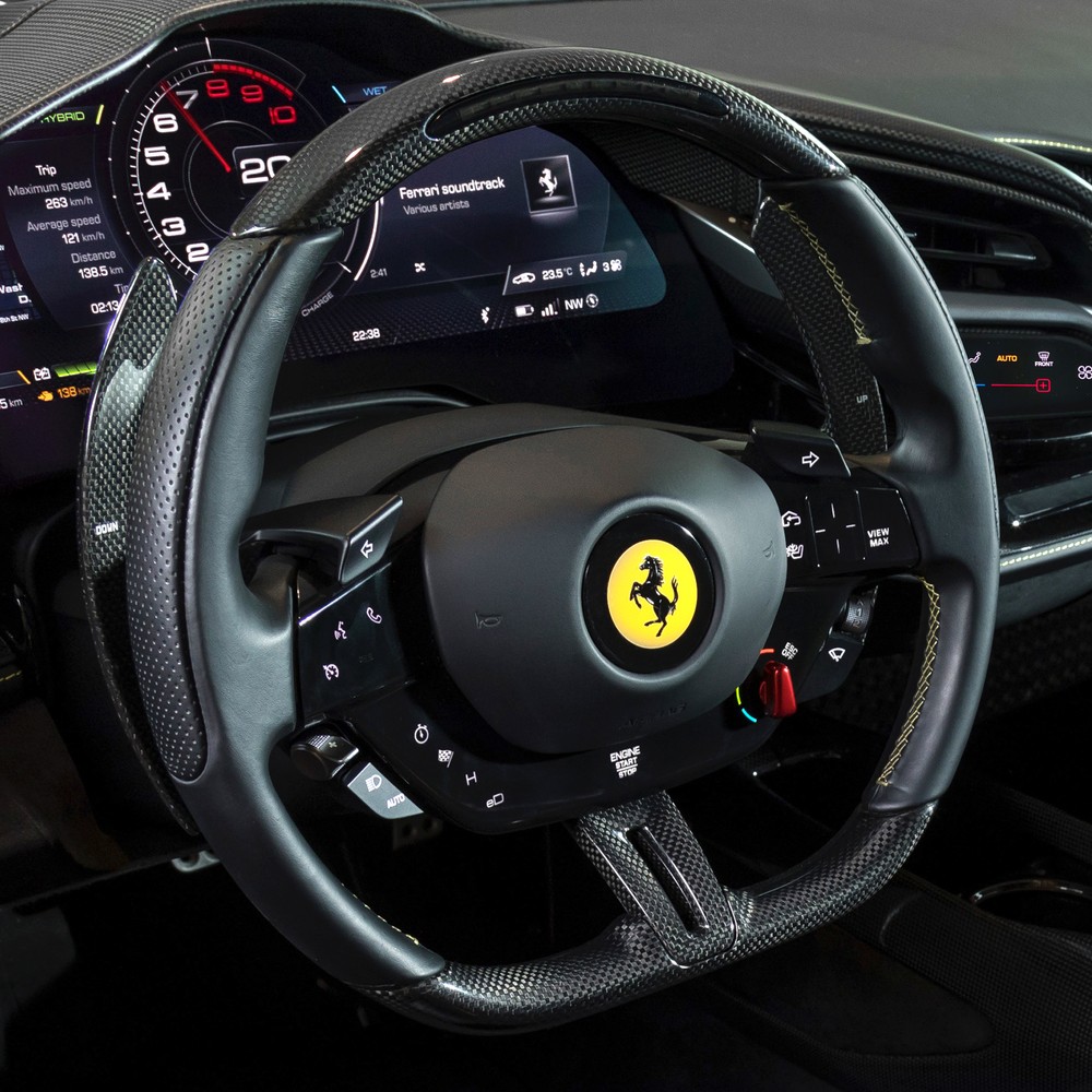 Carbon fibre steering wheel