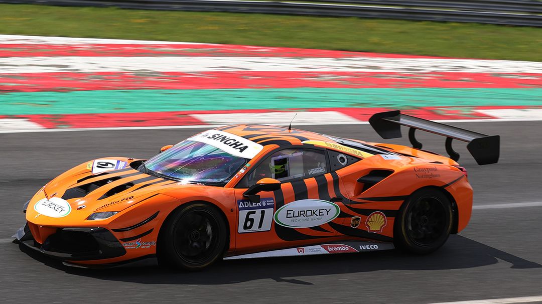 Scott Sport at Brands Hatch for round four