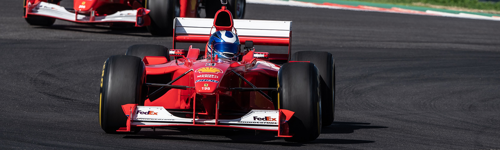 F1 Clienti saluta il COTA