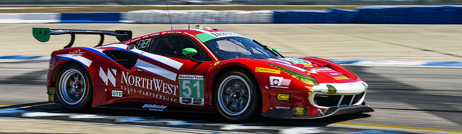IMSA, Sebring 12 Hour - Pole and front row for Ferrari teams