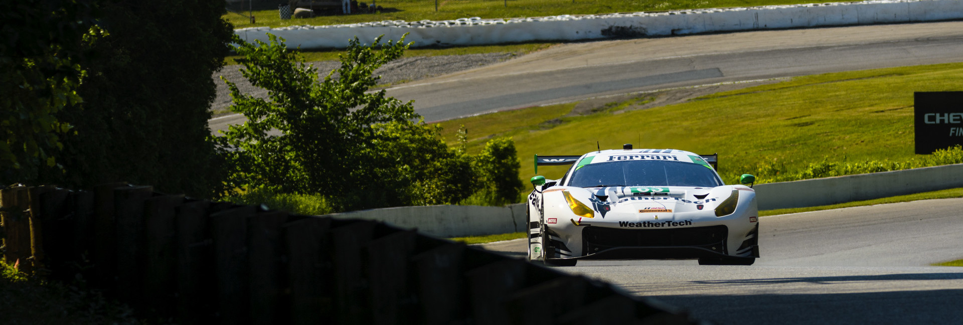 IMSA - La Ferrari 488 GT3 di Scuderia Corsa in pista a Lime Rock Park