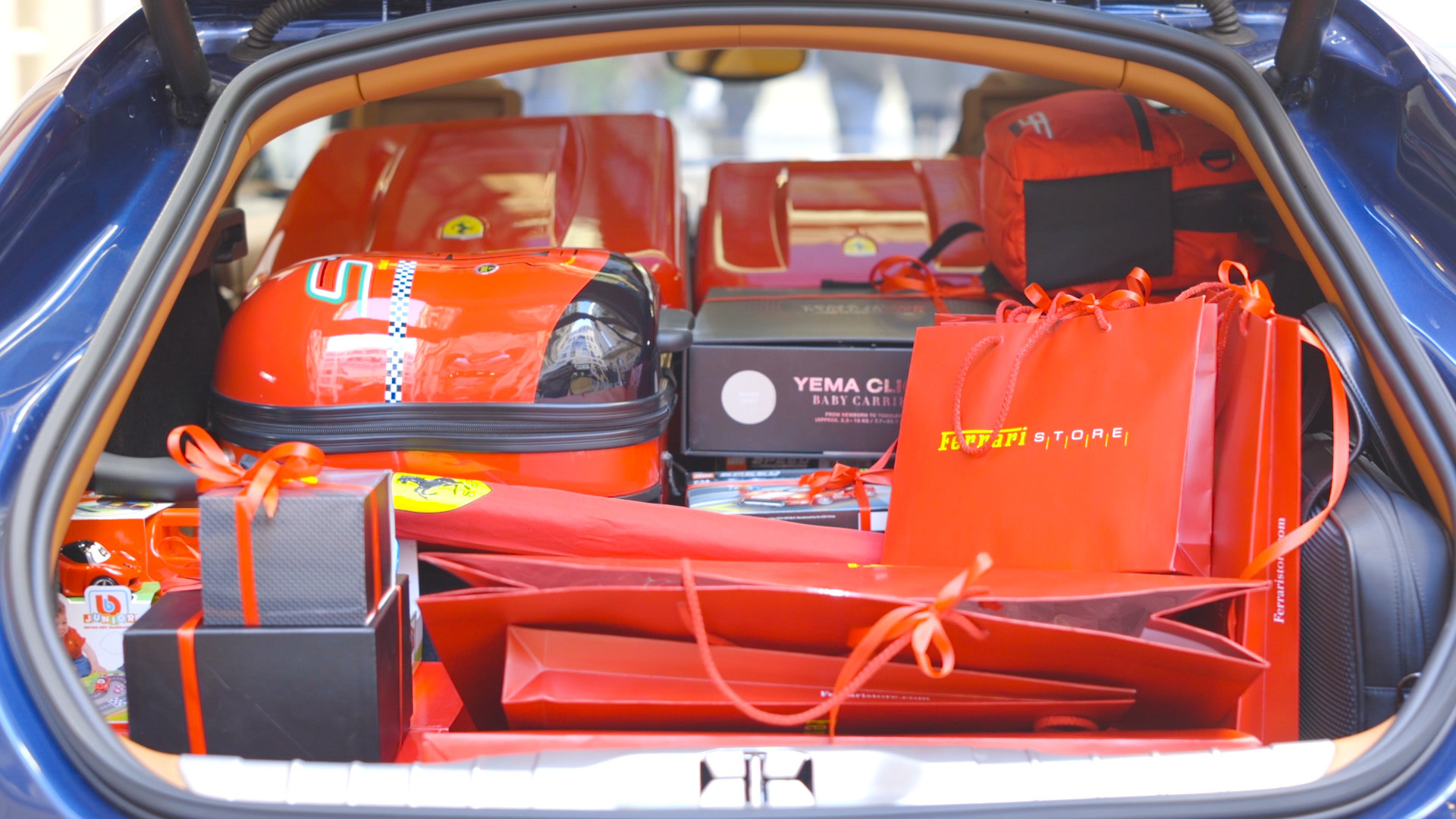 Hacer las maletas con un Ferrari GTC4Lusso