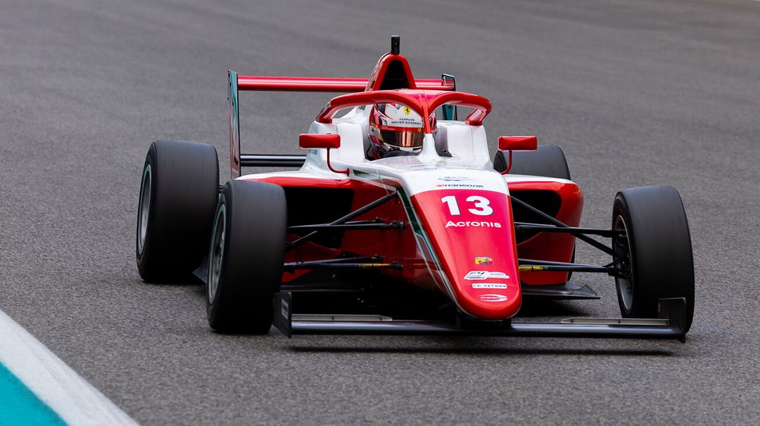 Formula 4 UAE: Camara alongside Wharton in Dubai