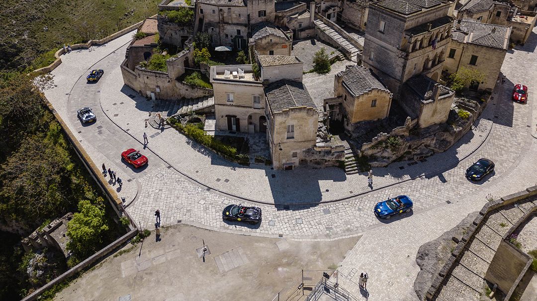 Ferrari Tour: an enchanting route through the wonders of Apulia