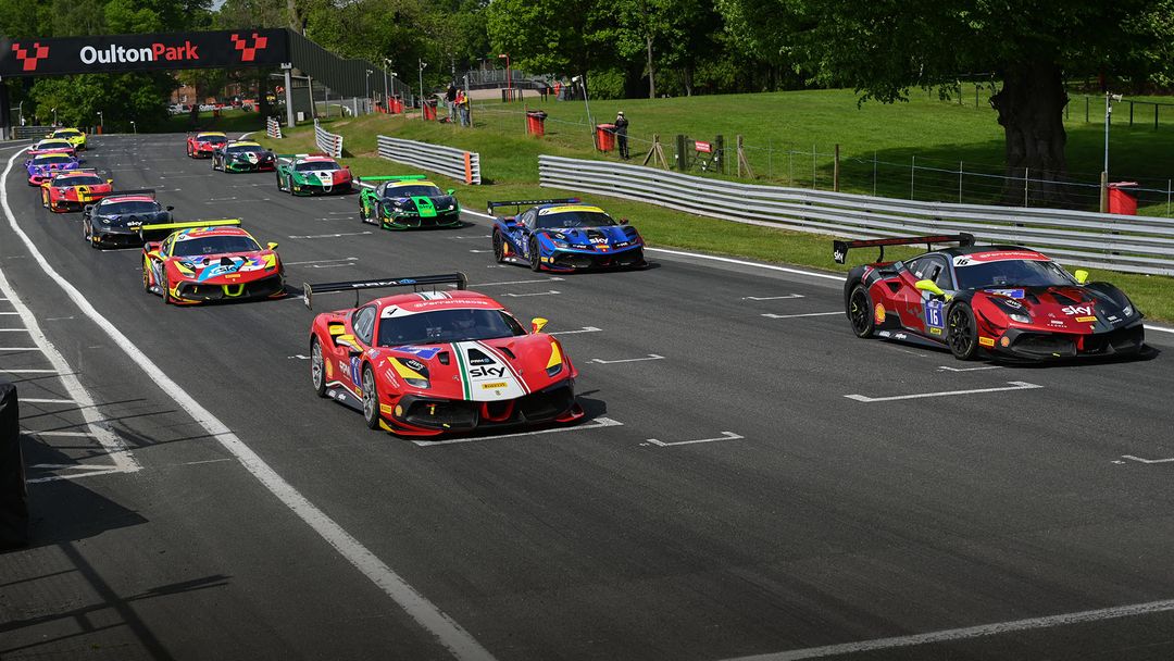 Ferrari Challenge UK: Oulton Park 2023 - Ferrari.com