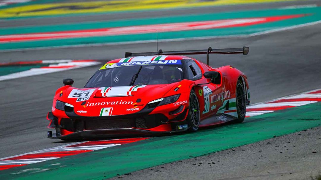 Five Ferraris on the track at Road to Le Mans