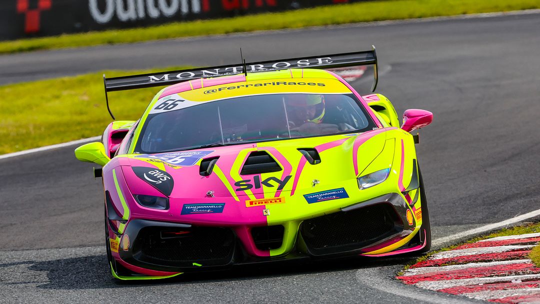 Julian DYE, Ferrari Challenge Driver - Ferrari.com