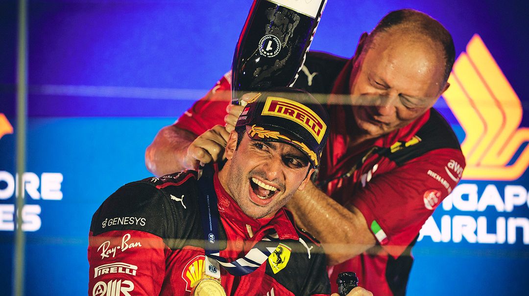 Brilliant Carlos! Red sky at night at Marina Bay