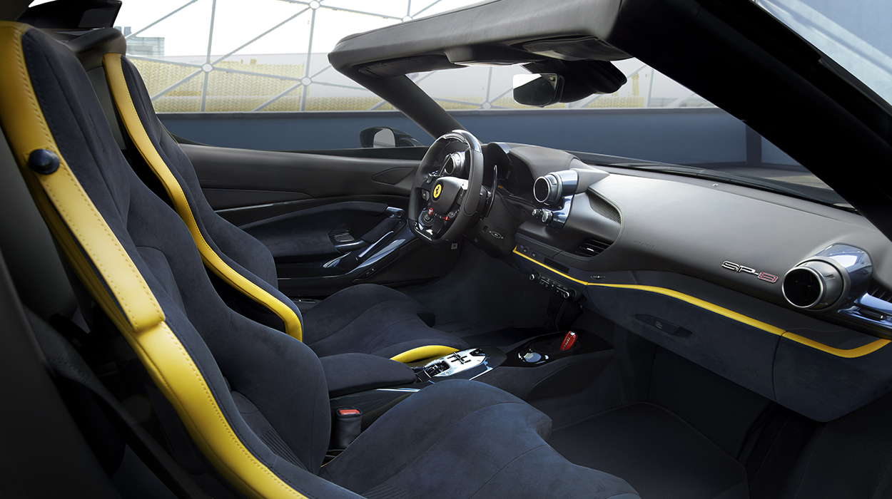 El SP-8 es un roadster con toda la tecnología y estética de Ferrari