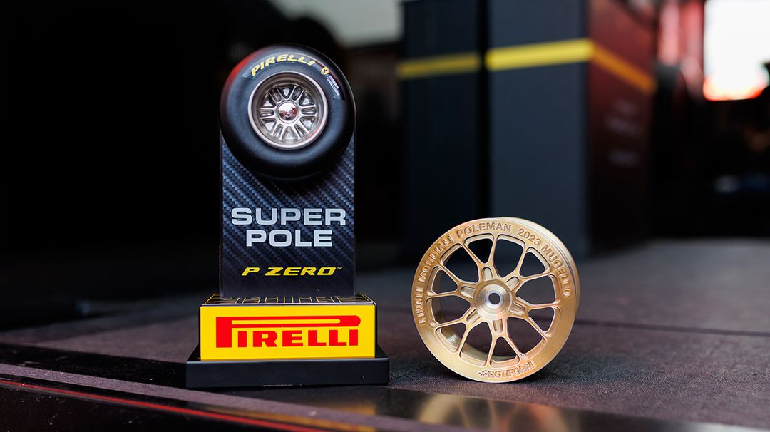 Rotiform and Pirelli: special Superpole prizes