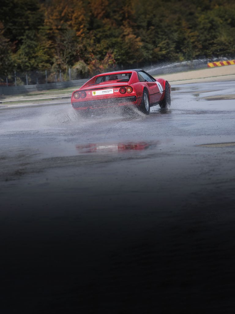 Official Driving Courses - Ferrari.com