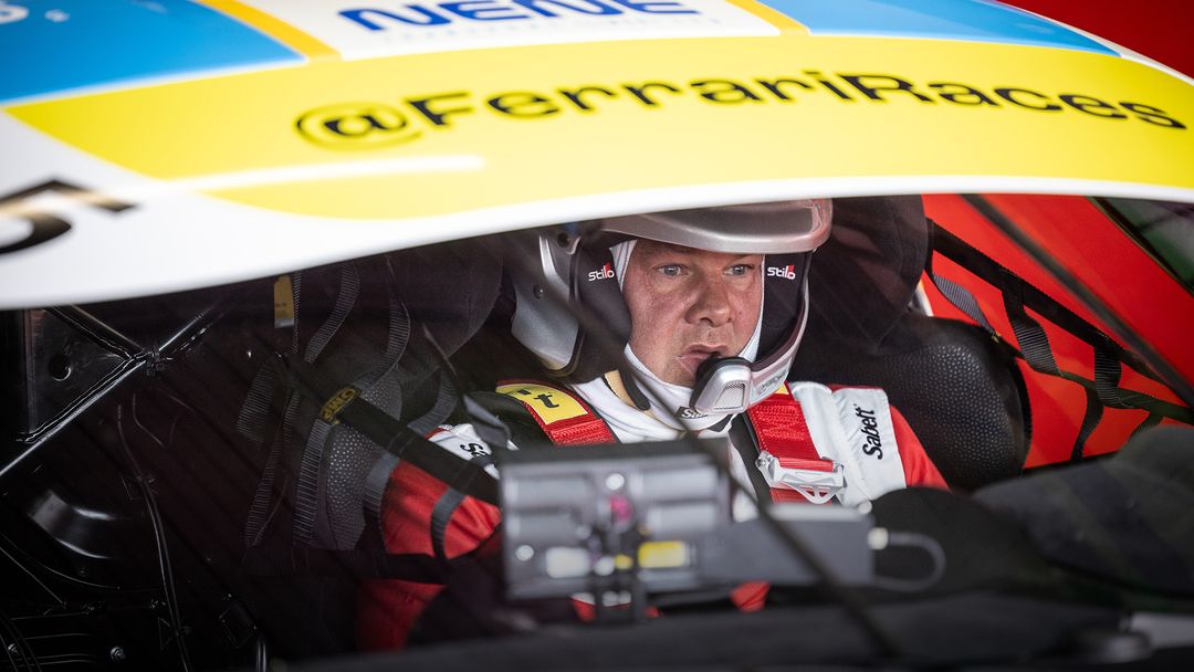 Darren HOWELL, Ferrari Challenge Driver - Ferrari.com