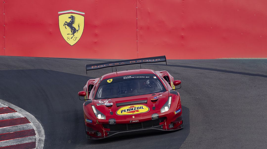 Club Competizioni GT puts on a show at the “Corkscrew”