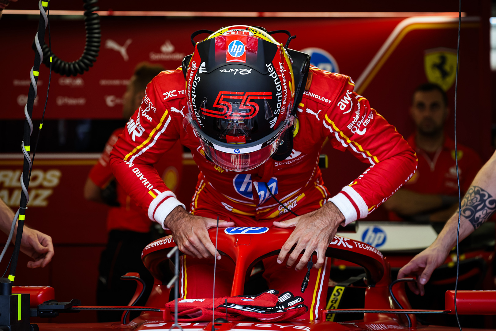 Scuderia Ferrari Team: Carlos Sainz - Ferrari.com