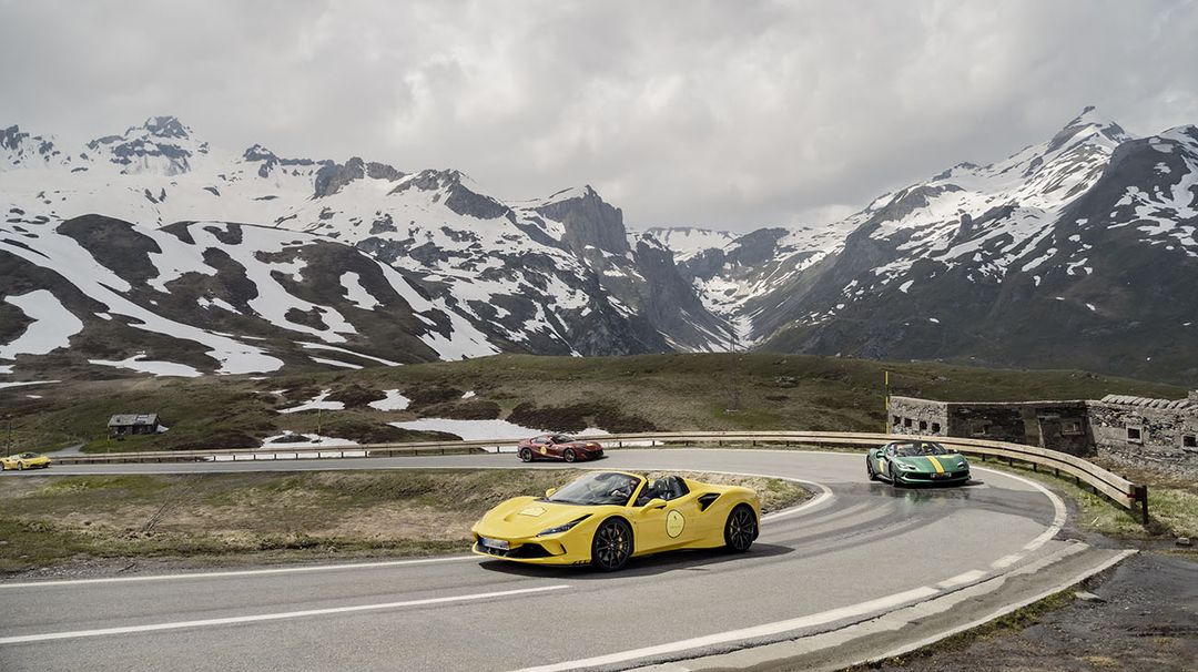 Ferrari Tour French Alps: Disfrutando Al Volante De Una Naturaleza ...