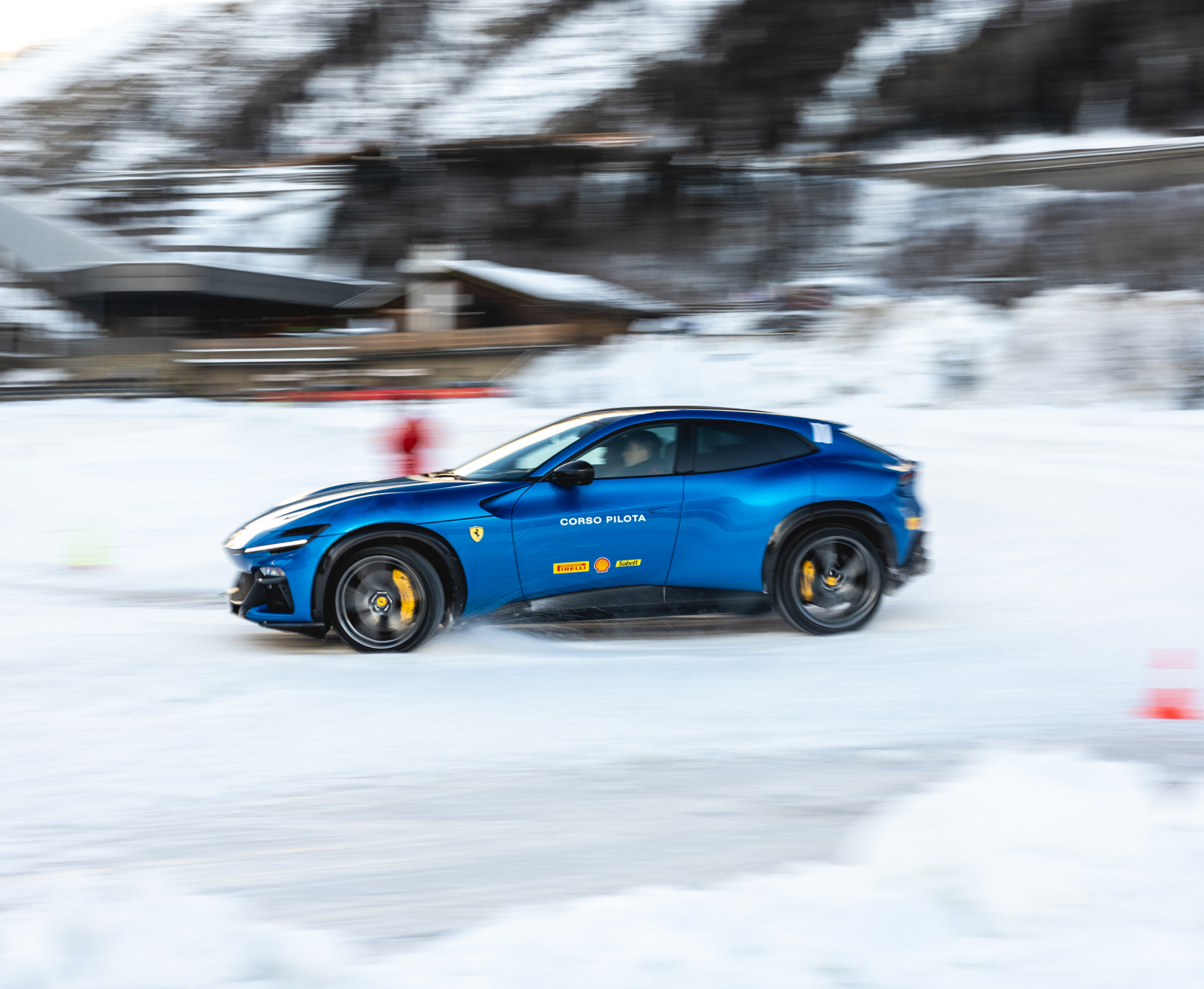 Corso Pilota On-Ice 2025 - Ferrari.com